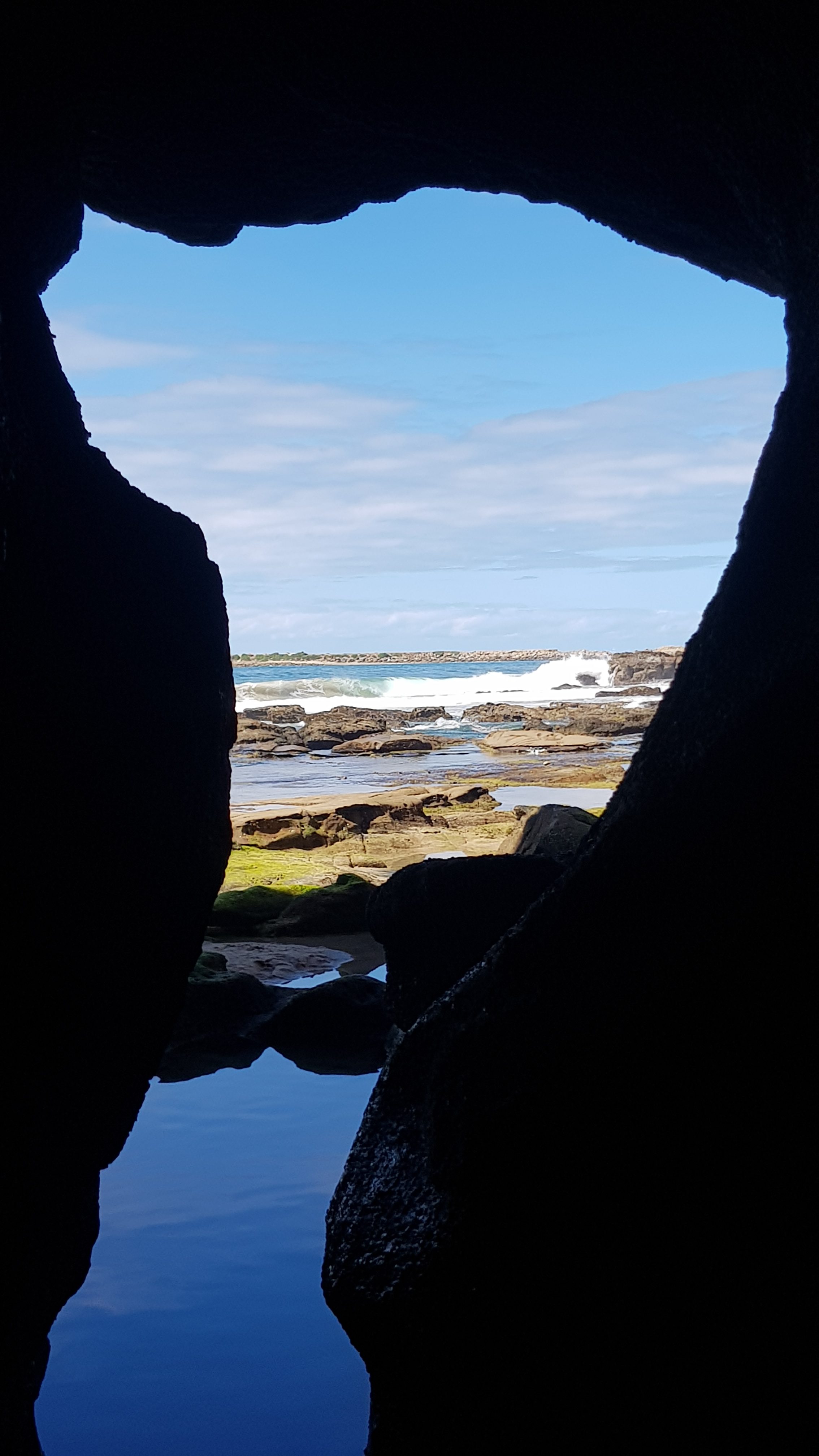 Caves Beach Amazing Beautiful Views - Destination's Journey