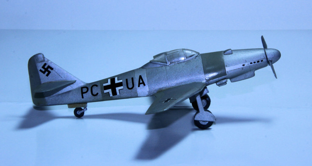 Messerschmitt Me 262 V-1 Scale Model - Destination's Journey