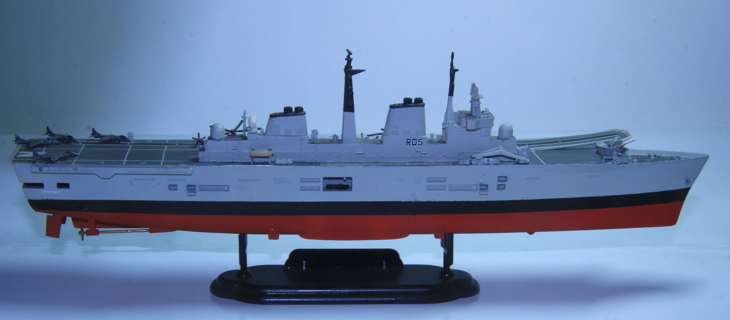 HMS Invincible (R05) Scale Models - Destination's Journey