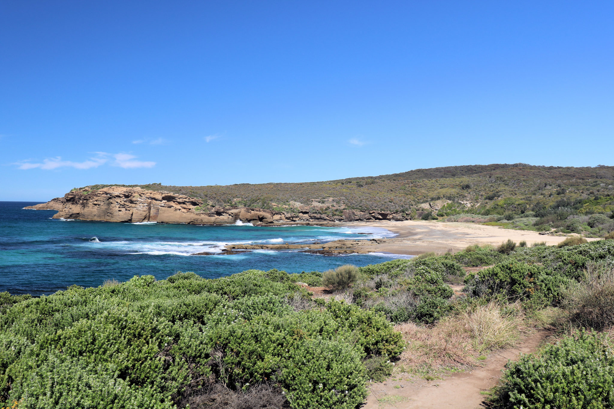 Caves Beach Amazing Beautiful Views - Destination's Journey