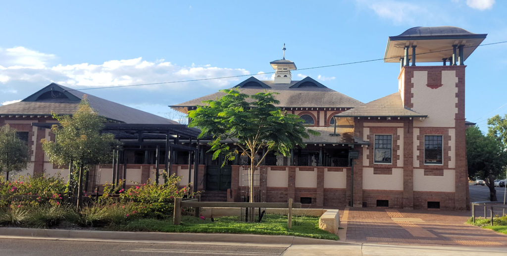 Bourke Gateway to the Australian Outback - Destination's Journey