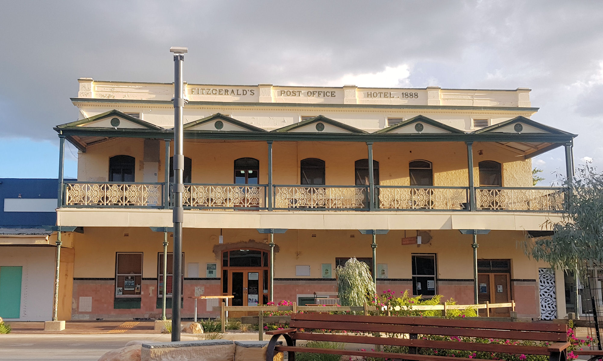 Bourke Gateway to the Australian Outback - Destination's Journey