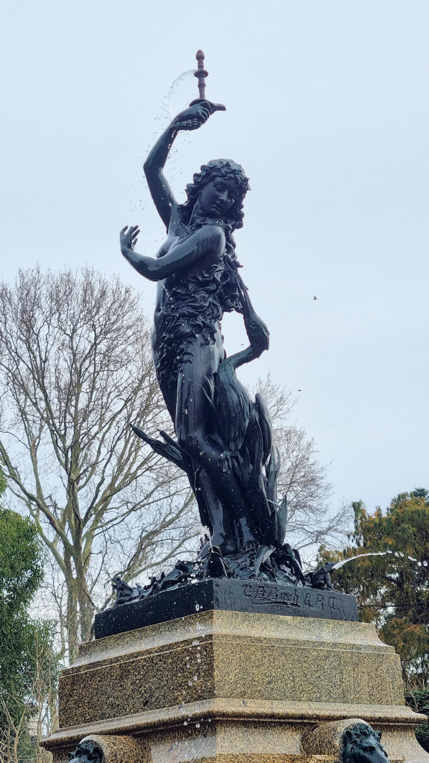 Statues Royal Botanic Garden Sydney - Destination's Journey