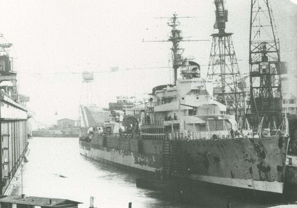 Netherlands Cruiser HNLMS Jacob van Heemskerck - Destination's Journey