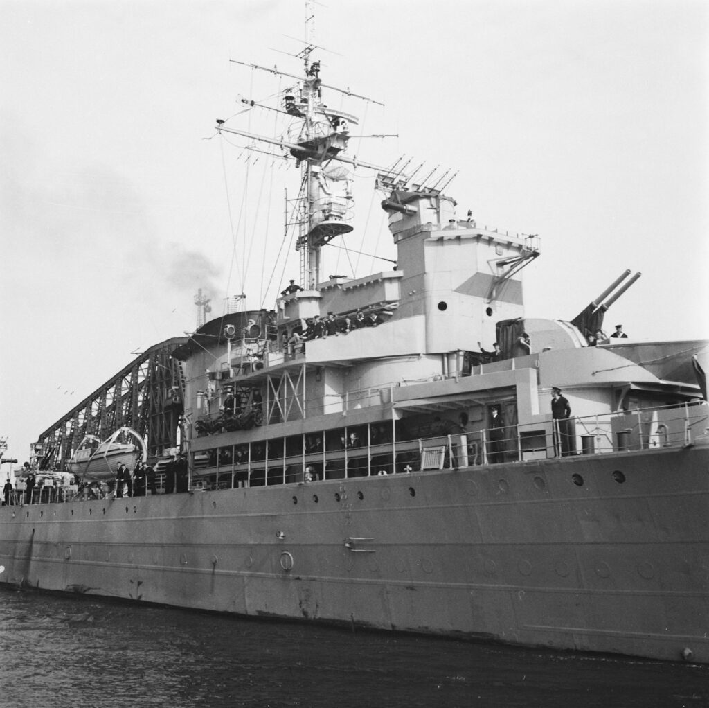 Netherlands Cruiser HNLMS Jacob van Heemskerck - Destination's Journey