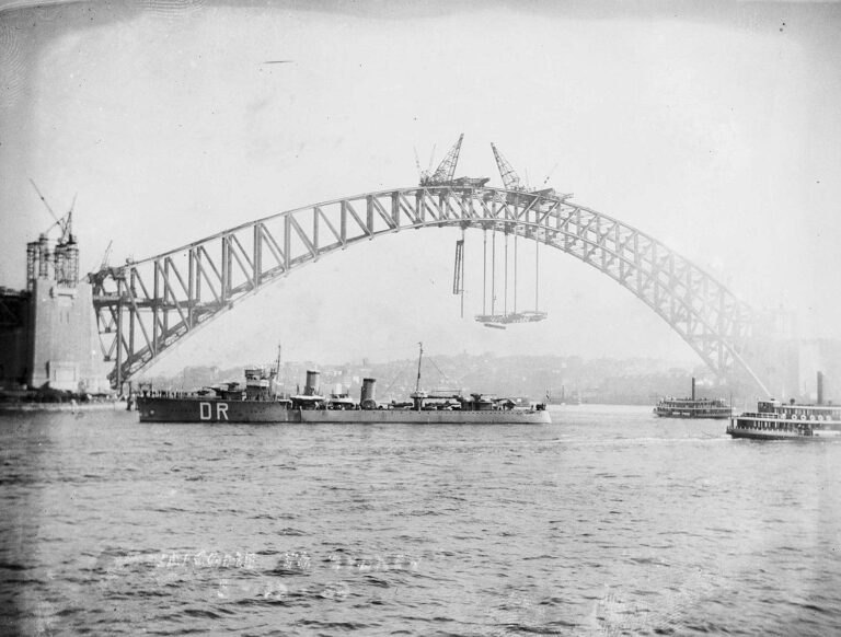 Netherlands Cruiser HNLMS Java - Destination's Journey