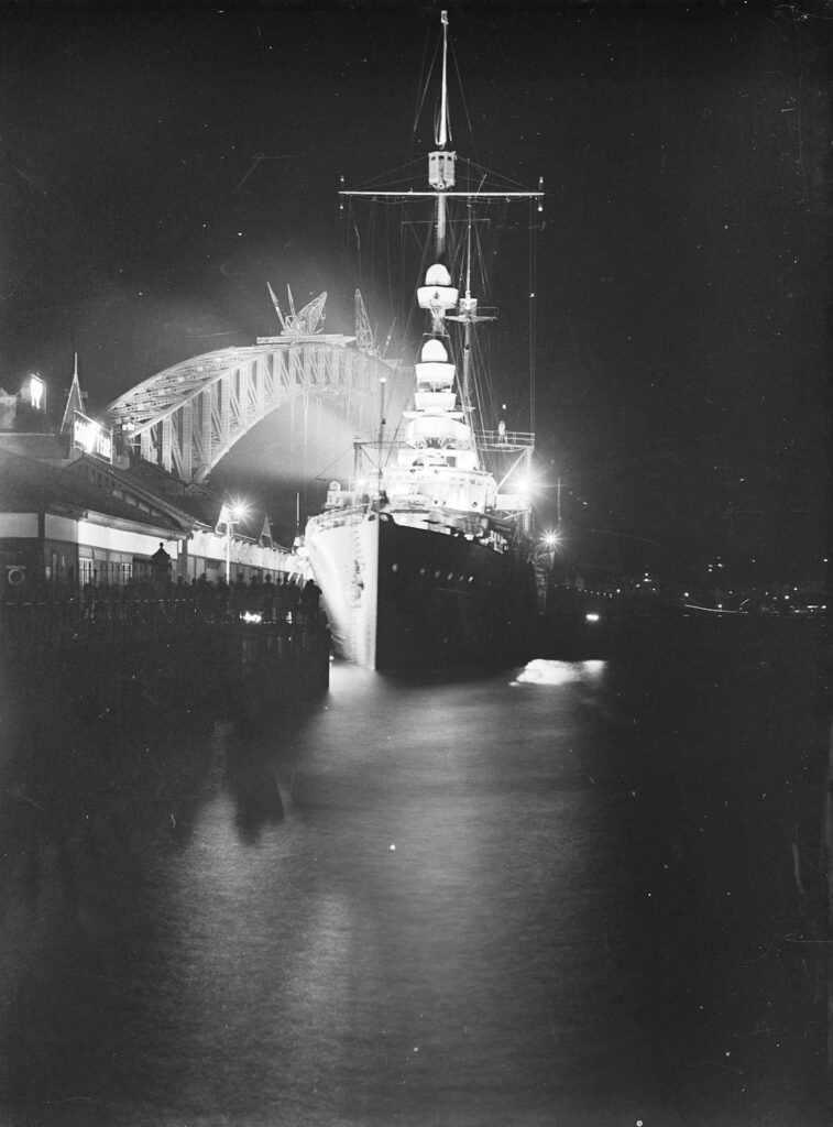 Netherlands Cruiser HNLMS Java - Destination's Journey