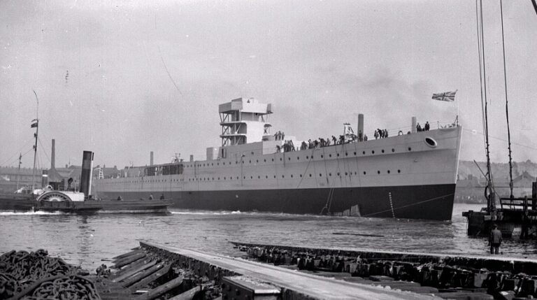 British Heavy Cruiser HMS York - Destination's Journey